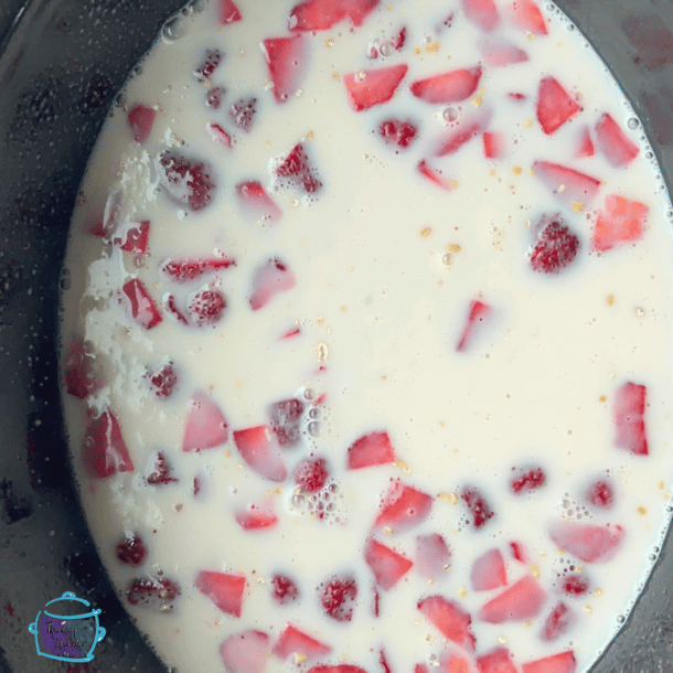 Effortless Slow Cooker Strawberry and Cream Oatmeal